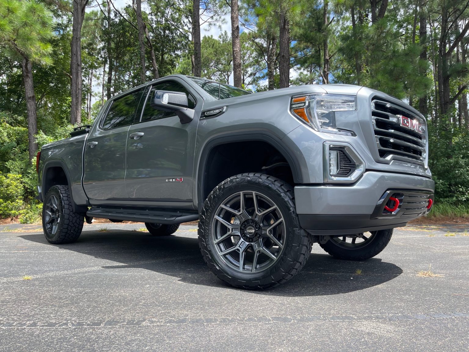 GMC AT4 w/ 22x10 B204 Insurgent w/ 35x12.50r22 Tires